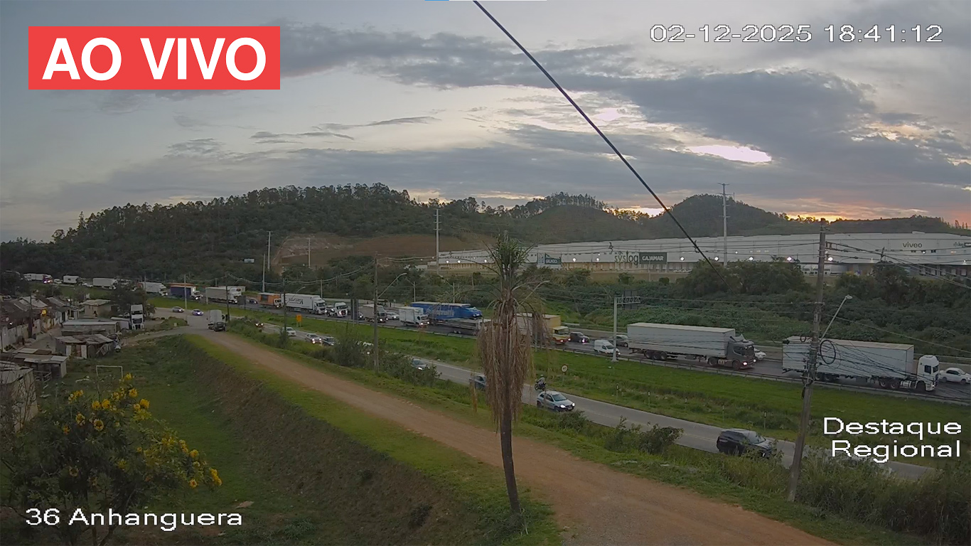 Trânsito ao vivo Rodovia Anhanguera, km 36, em Cajamar/SP